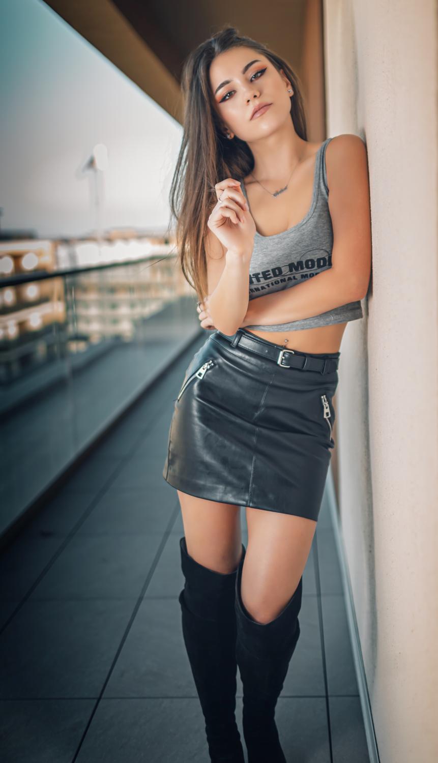 Andra Model | Minted Models